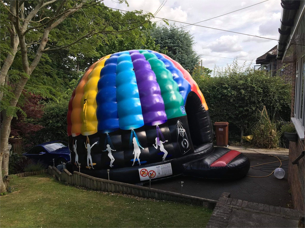 Melting Hot Summer! Outdoor Fun with Inflatables | Blog